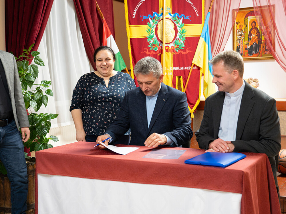 A Pázmány Péter Katolikus Egyetem képviselői kárpátalja...